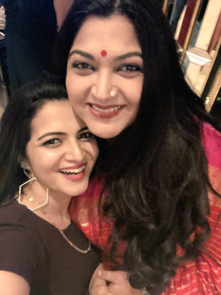 TV Anchor DD Neelakandan's Stunning Images HD - Live Cinema News