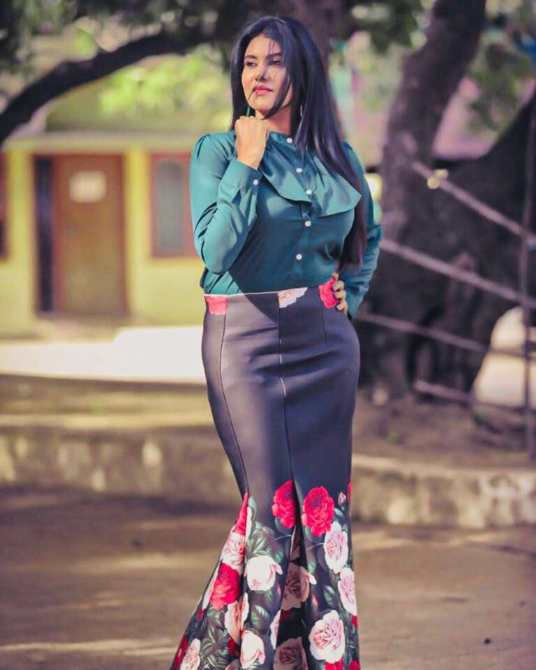 70+ Nivisha Images HD - Live Cinema News