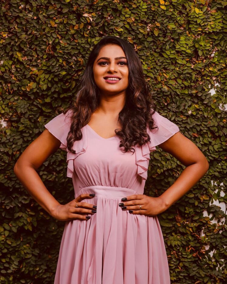 79+ Delna Davis Images HD - Live Cinema News